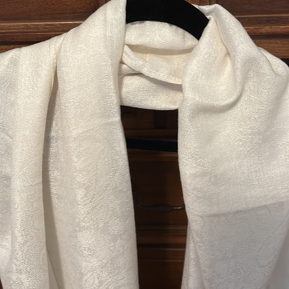 pashmina | Accessories | Cream Colored Pashmina Scarf 7 Long 28 Wide ...